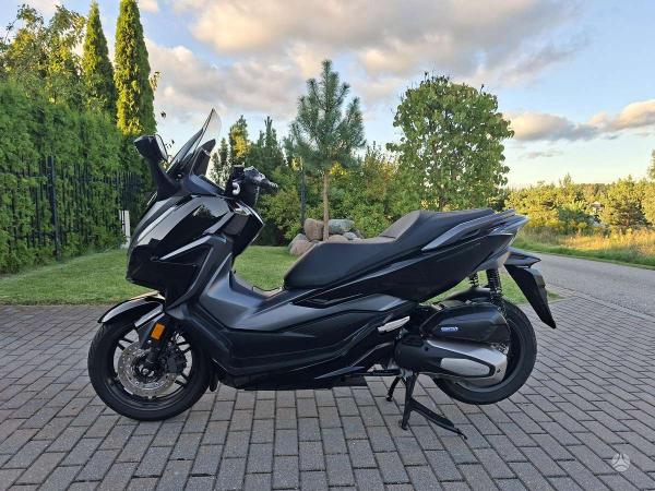 Melns Honda Forza 2022 Viļņa, ar dzinēja tilpumu 0.13 L un nobraukumu 13 tūkst. km par 3350 €, foto 9 vietnē AUTOMOTO.COM.LV