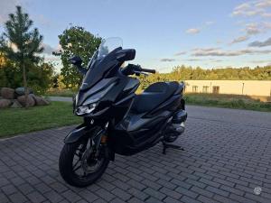 Melns Honda Forza 2022 Viļņa, ar dzinēja tilpumu 0.13 L un nobraukumu 13 tūkst. km par 3350 €, foto 19 vietnē AUTOMOTO.COM.LV