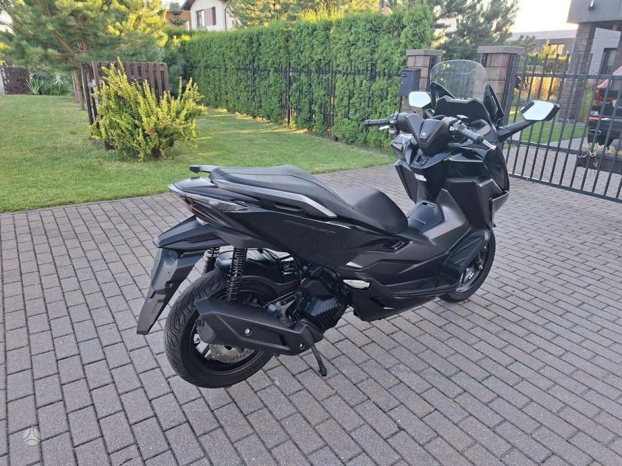 Melns Honda Forza 2022 Viļņa, ar dzinēja tilpumu 0.13 L un nobraukumu 13 tūkst. km par 3350 €, foto 20 vietnē AUTOMOTO.COM.LV