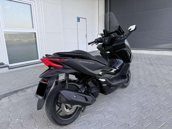 Melns Honda Forza 2023 Viļņa, ar dzinēja tilpumu 0.13 L un nobraukumu 17 tūkst. km par 4450 €, foto 4 vietnē AUTOMOTO.COM.LV