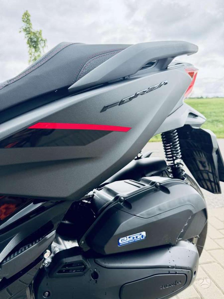 Black Honda Forza 2025 in Vilnius, with an engine capacity of 0.13 L and mileage of 4 thousand km for 4800 €, photo 10 on AUTOMOTO.COM.LV