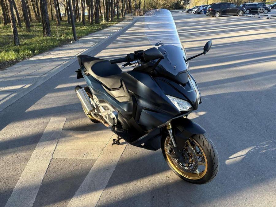 Blue Honda Forza 2021 in Kaunas, with an engine capacity of 0.75 L and mileage of 17 thousand km for 6000 €, photo 3 on AUTOMOTO.COM.LV