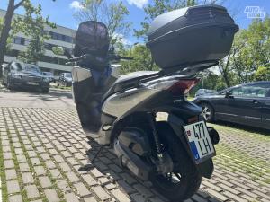 Pelēks Honda Forza 2017 Kauņa, ar dzinēja tilpumu 0.13 L un nobraukumu 14 tūkst. km par 2950 €, foto 7 vietnē AUTOMOTO.COM.LV
