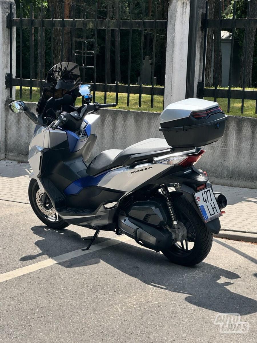 Pelēks Honda Forza 2017 Kauņa, ar dzinēja tilpumu 0.13 L un nobraukumu 14 tūkst. km par 2950 €, foto 9 vietnē AUTOMOTO.COM.LV