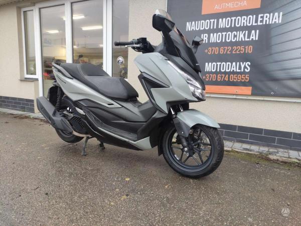 Pelēks Honda Forza 2022 Panevēža, ar dzinēja tilpumu 0.13 L un nobraukumu 16 tūkst. km par 3400 €, foto 1 vietnē AUTOMOTO.COM.LV