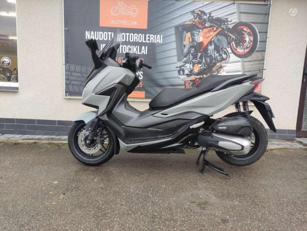 Pelēks Honda Forza 2022 Panevēža, ar dzinēja tilpumu 0.13 L un nobraukumu 16 tūkst. km par 3400 €, foto 4 vietnē AUTOMOTO.COM.LV