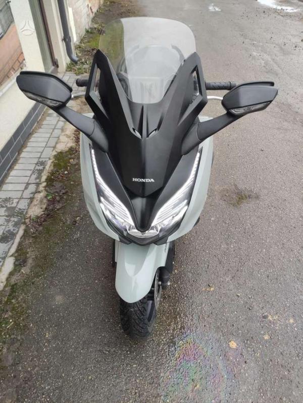 Pelēks Honda Forza 2022 Panevēža, ar dzinēja tilpumu 0.13 L un nobraukumu 16 tūkst. km par 3400 €, foto 5 vietnē AUTOMOTO.COM.LV
