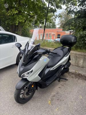 Grey Honda Forza 2024 in Vilnius, with an engine capacity of 0.13 L and mileage of 2 thousand km for 4500 €, photo  on AUTOMOTO.COM.LV