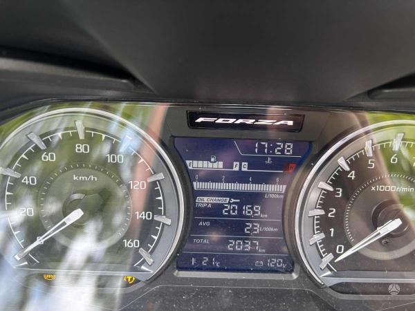 Grey Honda Forza 2024 in Vilnius, with an engine capacity of 0.13 L and mileage of 2 thousand km for 4500 €, photo 8 on AUTOMOTO.COM.LV