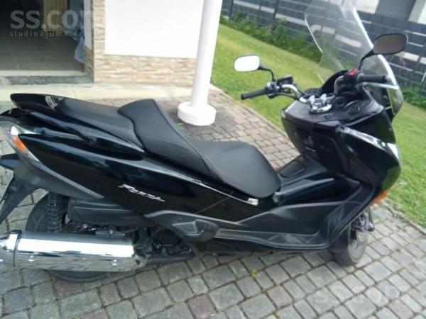 Honda Forza 2012 Cēsis, ar dzinēja tilpumu 0.25 L un nobraukumu 0 tūkst. km par 2500 €, foto 3 vietnē AUTOMOTO.COM.LV