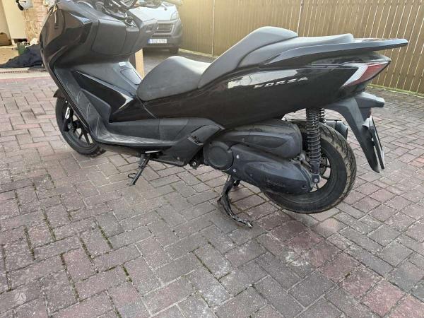 Honda Forza 2016 in Siauliai, with an engine capacity of 0.35 L and mileage of 15 thousand km for 1700 €, photo 4 on AUTOMOTO.COM.LV