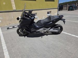 Honda Forza 2021 in Vilnius, with an engine capacity of 0.75 L and mileage of 8 thousand km for 4000 €, photo  on AUTOMOTO.COM.LV