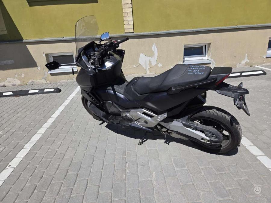 Honda Forza 2021 Viļņa, ar dzinēja tilpumu 0.75 L un nobraukumu 8 tūkst. km par 4000 €, foto 3 vietnē AUTOMOTO.COM.LV