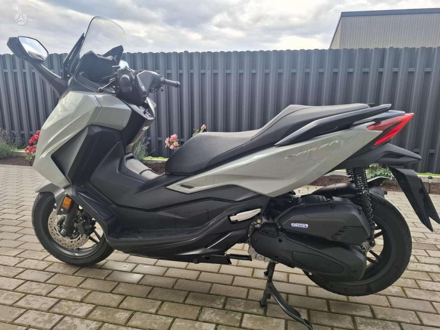 Honda Forza 2023 in Kaisiadorys, with an engine capacity of 0.13 L and mileage of 8 thousand km for 4100 €, photo 5 on AUTOMOTO.COM.LV