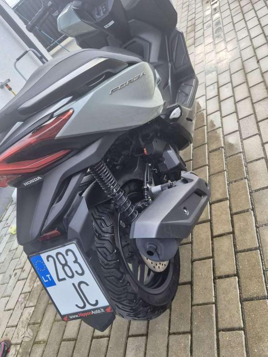 Honda Forza 2023 in Kaisiadorys, with an engine capacity of 0.13 L and mileage of 8 thousand km for 4100 €, photo 8 on AUTOMOTO.COM.LV