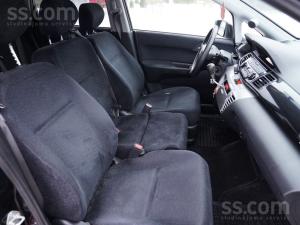 Black Honda FR-V 2005 in Ogre, with an engine capacity of 2.20 L and mileage of 356 thousand km for 1590 €, photo 8 on AUTOMOTO.COM.LV