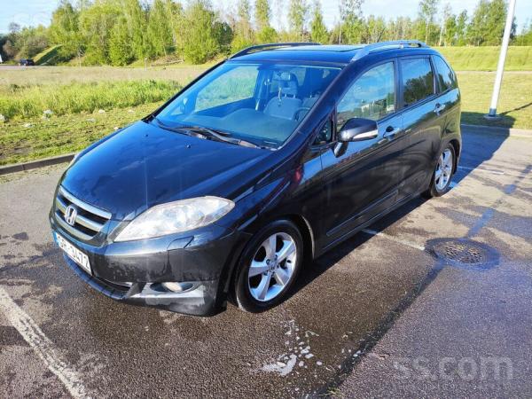 Black Honda FR-V 2007 in Riga, with an engine capacity of 1.80 L and mileage of 313 thousand km for 2400 €, photo 2 on AUTOMOTO.COM.LV