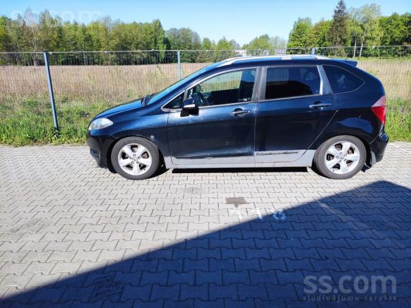 Black Honda FR-V 2007 in Riga, with an engine capacity of 1.80 L and mileage of 313 thousand km for 2400 €, photo 4 on AUTOMOTO.COM.LV