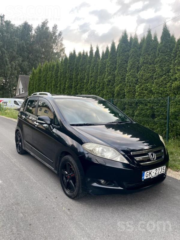 Black Honda FR-V 2007 in Riga, with an engine capacity of 1.80 L and mileage of 350 thousand km for 1990 €, photo 1 on AUTOMOTO.COM.LV