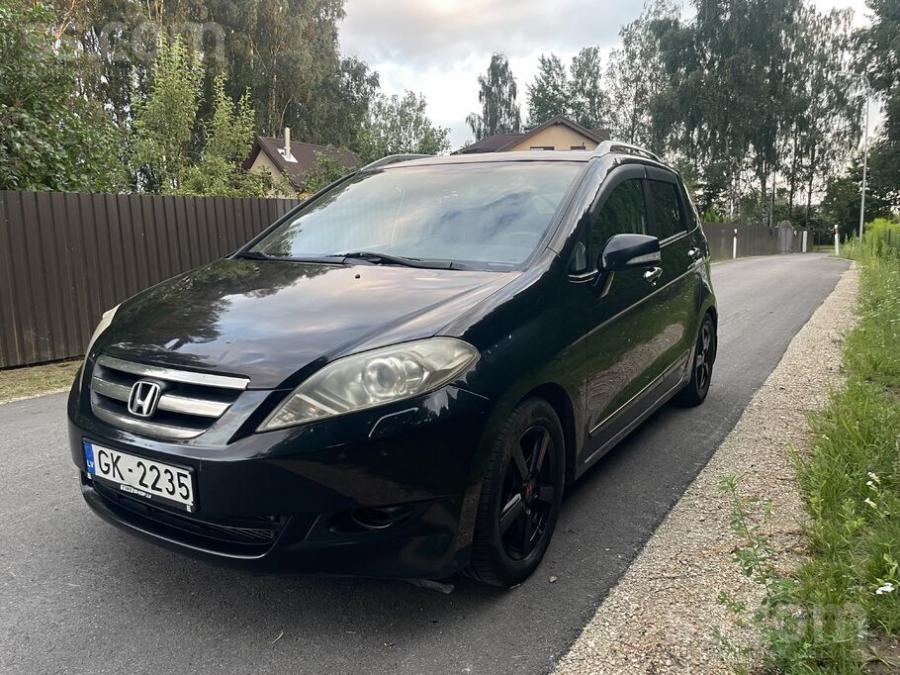 Black Honda FR-V 2007 in Riga, with an engine capacity of 1.80 L and mileage of 350 thousand km for 1990 €, photo 3 on AUTOMOTO.COM.LV