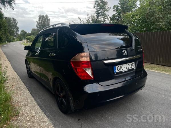 Black Honda FR-V 2007 in Riga, with an engine capacity of 1.80 L and mileage of 350 thousand km for 1990 €, photo 3 on AUTOMOTO.COM.LV
