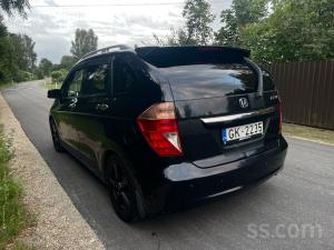 Black Honda FR-V 2007 in Riga, with an engine capacity of 1.80 L and mileage of 350 thousand km for 1990 €, photo 4 on AUTOMOTO.COM.LV