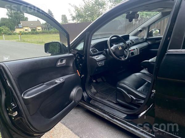 Black Honda FR-V 2007 in Riga, with an engine capacity of 1.80 L and mileage of 350 thousand km for 1990 €, photo 7 on AUTOMOTO.COM.LV