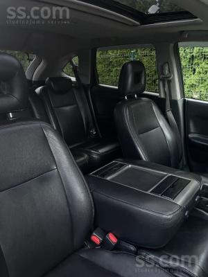 Black Honda FR-V 2007 in Riga, with an engine capacity of 1.80 L and mileage of 350 thousand km for 1990 €, photo 11 on AUTOMOTO.COM.LV
