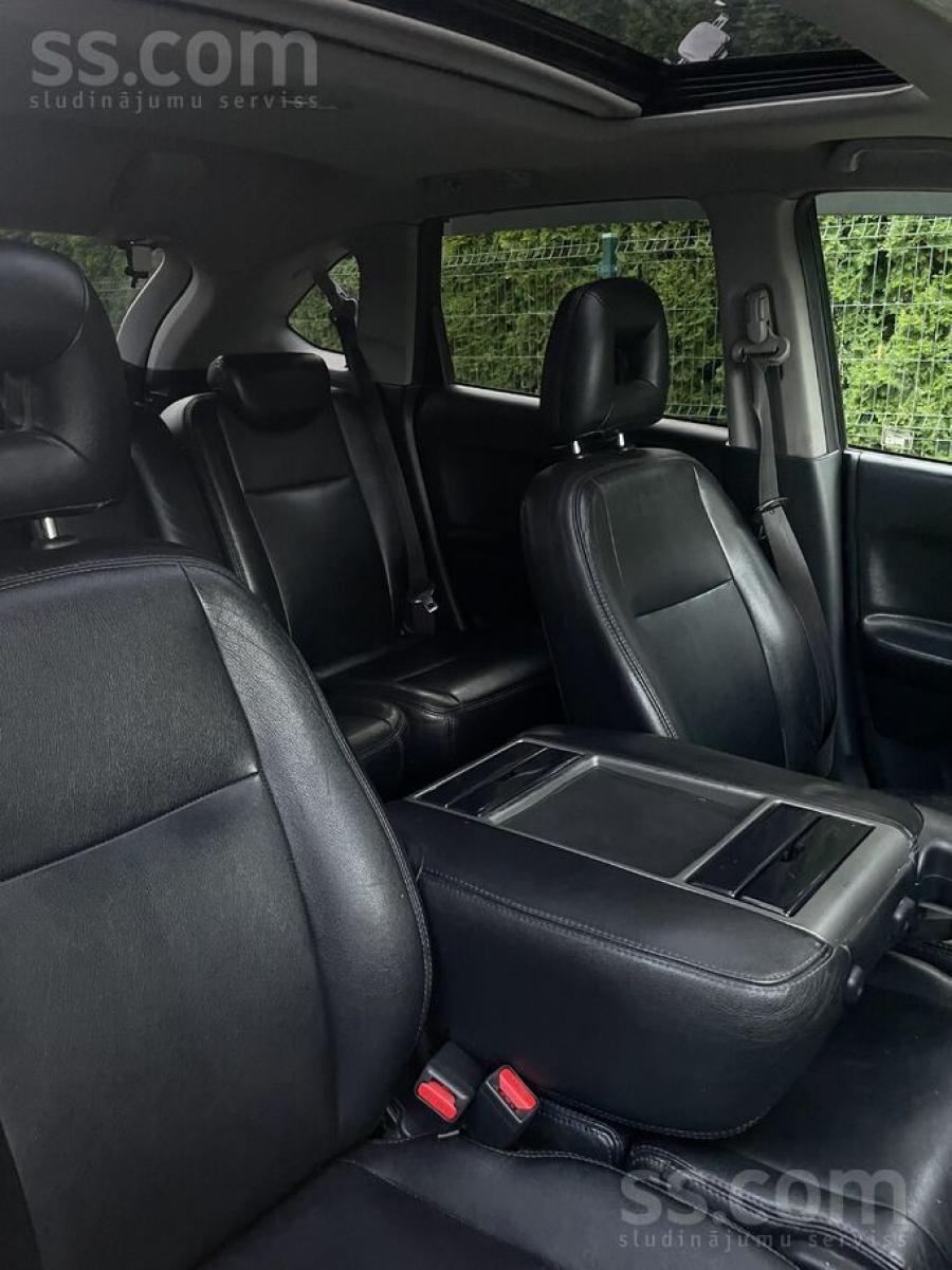 Black Honda FR-V 2007 in Riga, with an engine capacity of 1.80 L and mileage of 350 thousand km for 1990 €, photo 11 on AUTOMOTO.COM.LV