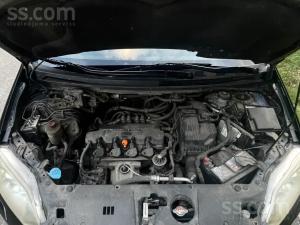 Black Honda FR-V 2007 in Riga, with an engine capacity of 1.80 L and mileage of 350 thousand km for 1990 €, photo 14 on AUTOMOTO.COM.LV