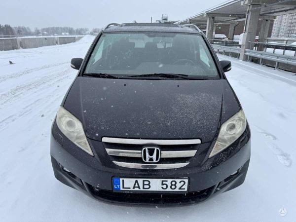 Black Honda FR-V 2008 in Vilnius, with an engine capacity of 1.80 L and mileage of 200 thousand km for 2950 €, photo 4 on AUTOMOTO.COM.LV