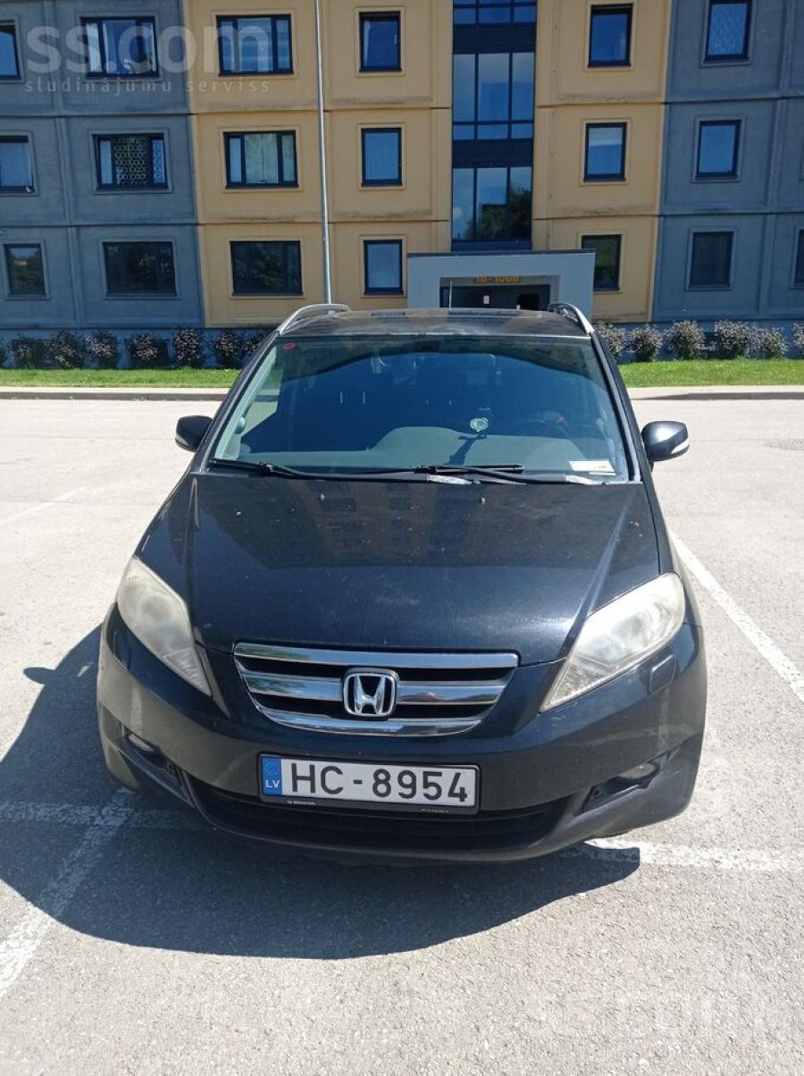 Black Honda FR-V 2008 in Riga, with an engine capacity of 1.80 L and mileage of 270 thousand km for 1200 €, photo 4 on AUTOMOTO.COM.LV