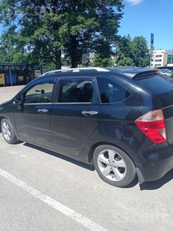 Black Honda FR-V 2008 in Riga, with an engine capacity of 1.80 L and mileage of 270 thousand km for 1200 €, photo 4 on AUTOMOTO.COM.LV