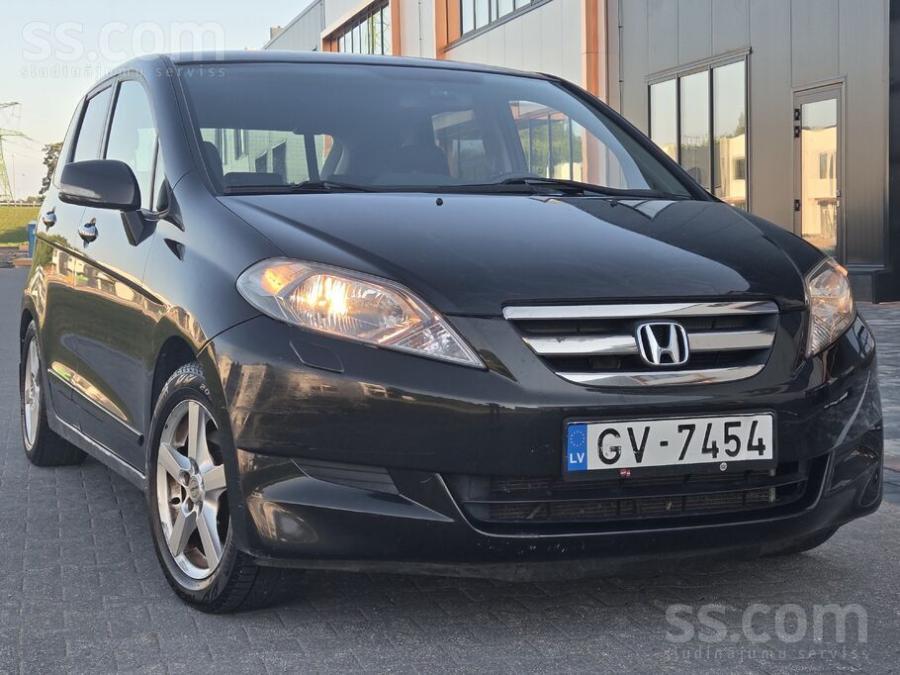 Black Honda FR-V 2008 in Riga, with an engine capacity of 1.80 L and mileage of 311 thousand km for 2290 €, photo 3 on AUTOMOTO.COM.LV