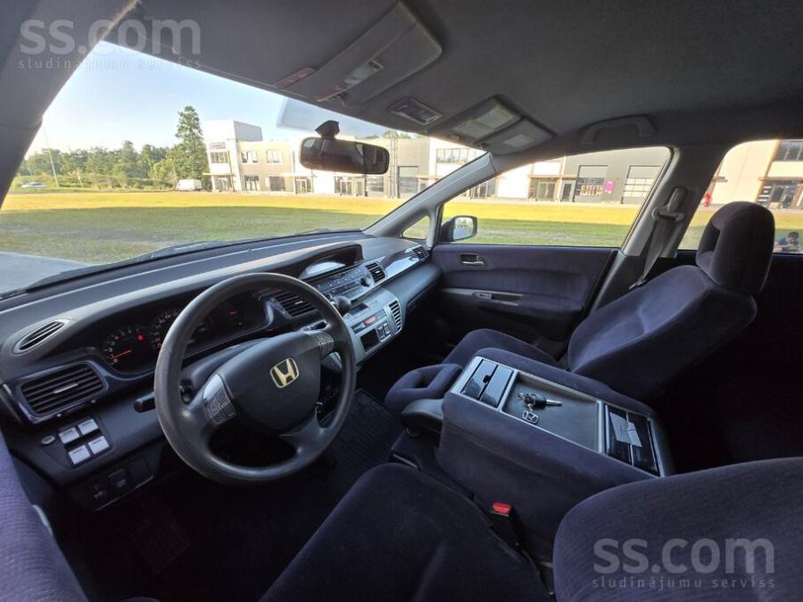 Black Honda FR-V 2008 in Riga, with an engine capacity of 1.80 L and mileage of 311 thousand km for 2290 €, photo 9 on AUTOMOTO.COM.LV