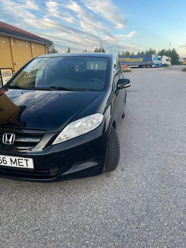 Melns Honda FR-V 2006 Kohtla-Jerve, ar dzinēja tilpumu 1.60 L un nobraukumu 37 tūkst. km par 1500 €, foto 5 vietnē AUTOMOTO.COM.LV