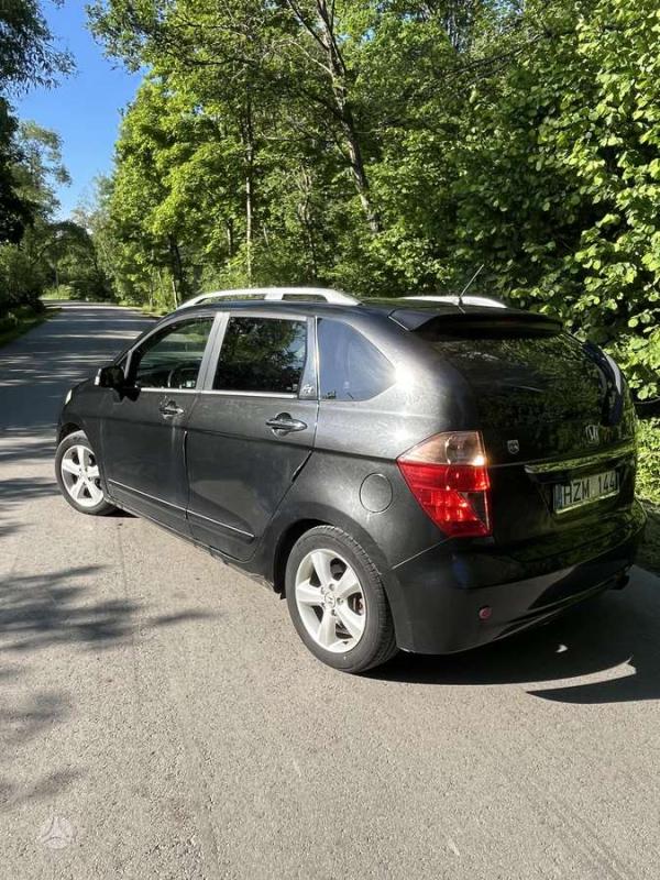 Black Honda FR-V 2007 in Gargzdai, with an engine capacity of 2.20 L and mileage of 282 thousand km for 1800 €, photo 2 on AUTOMOTO.COM.LV