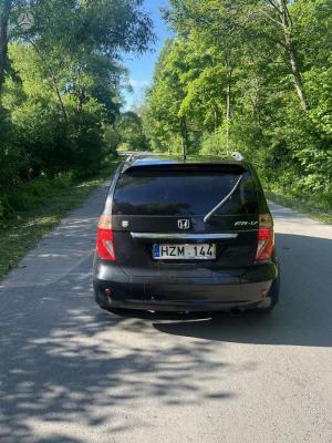 Black Honda FR-V 2007 in Gargzdai, with an engine capacity of 2.20 L and mileage of 282 thousand km for 1800 €, photo 6 on AUTOMOTO.COM.LV
