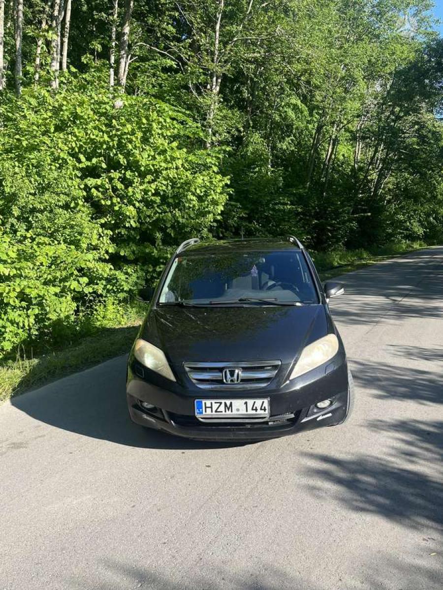Black Honda FR-V 2007 in Gargzdai, with an engine capacity of 2.20 L and mileage of 282 thousand km for 1800 €, photo 7 on AUTOMOTO.COM.LV