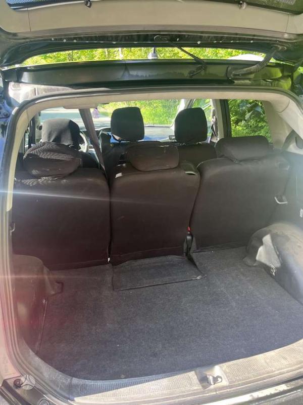 Black Honda FR-V 2007 in Gargzdai, with an engine capacity of 2.20 L and mileage of 282 thousand km for 1800 €, photo 7 on AUTOMOTO.COM.LV