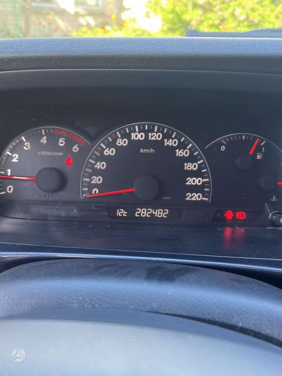 Black Honda FR-V 2007 in Gargzdai, with an engine capacity of 2.20 L and mileage of 282 thousand km for 1800 €, photo 11 on AUTOMOTO.COM.LV
