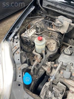 Melns Honda FR-V 2007 Rīga, ar dzinēja tilpumu 1.80 L un nobraukumu 317 tūkst. km par 1200 €, foto 9 vietnē AUTOMOTO.COM.LV