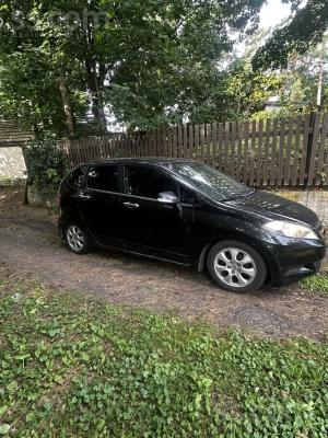 Black Honda FR-V 2008 in Riga, with an engine capacity of 1.80 L and mileage of 282 thousand km for 1001 €, photo 3 on AUTOMOTO.COM.LV