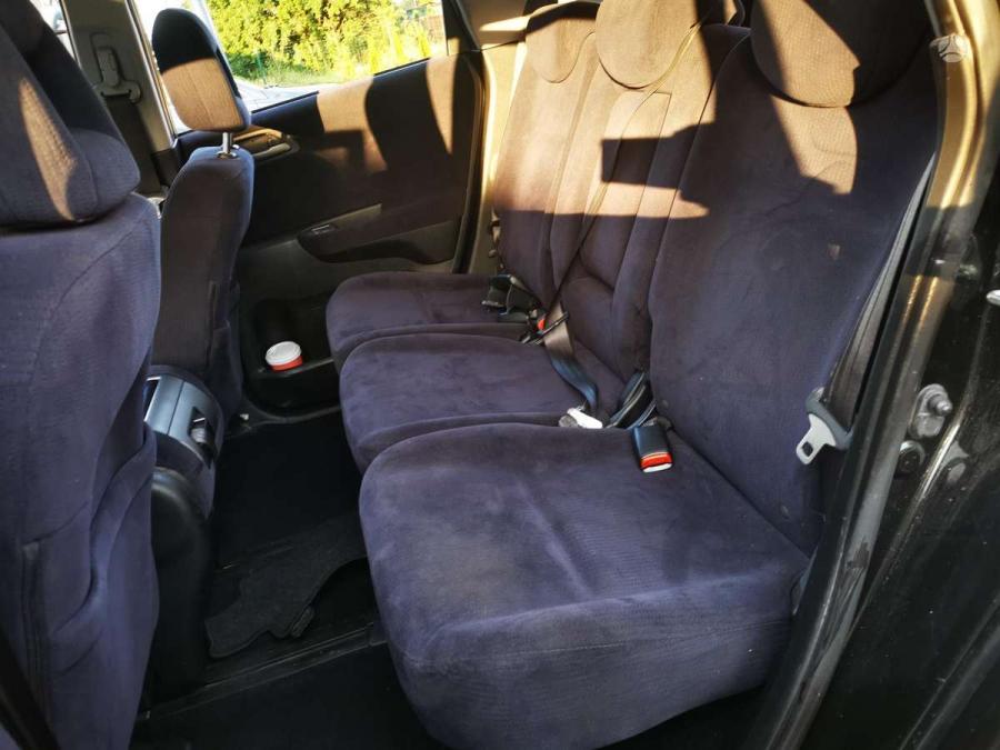 Black Honda FR-V 2009 in Vilnius, with an engine capacity of 1.80 L and mileage of 165 thousand km for 3550 €, photo 7 on AUTOMOTO.COM.LV