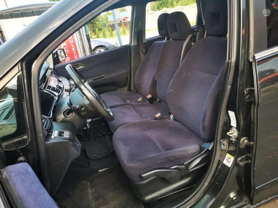 Black Honda FR-V 2009 in Vilnius, with an engine capacity of 1.80 L and mileage of 165 thousand km for 3550 €, photo 12 on AUTOMOTO.COM.LV
