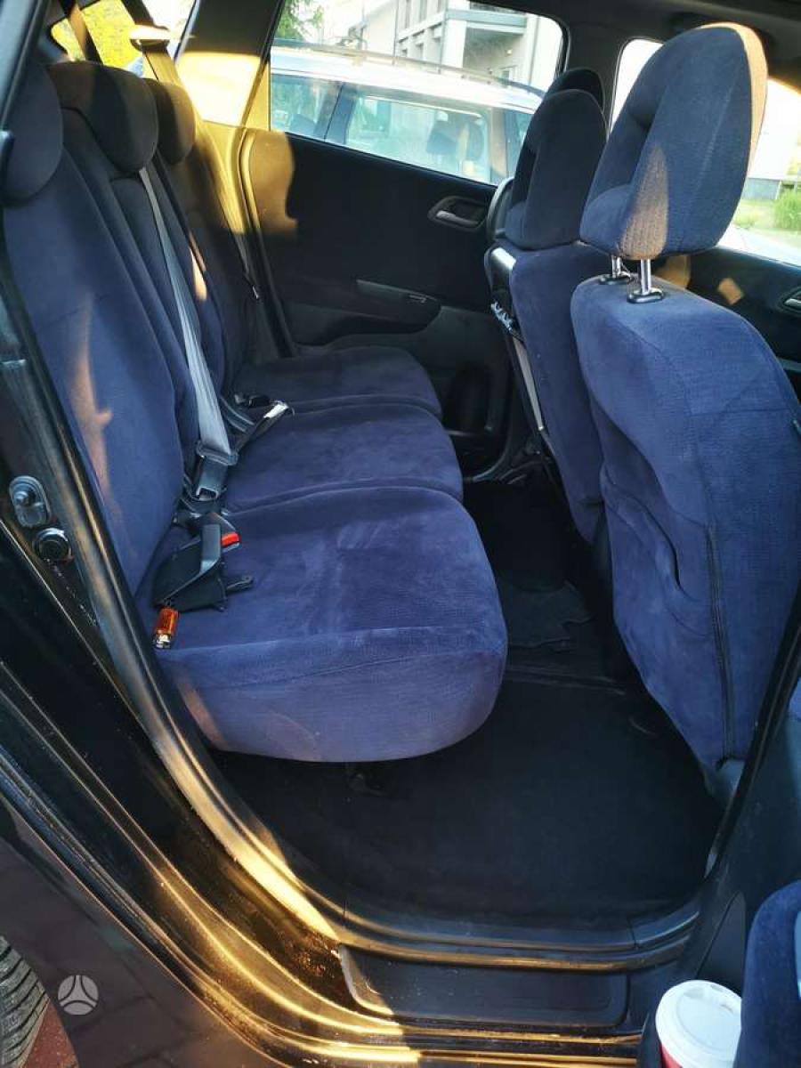 Black Honda FR-V 2009 in Vilnius, with an engine capacity of 1.80 L and mileage of 165 thousand km for 3550 €, photo 18 on AUTOMOTO.COM.LV