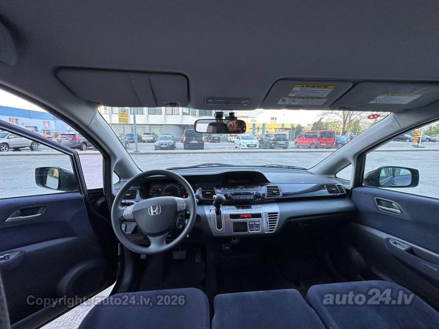Black Honda FR-V 2007 in Tallinn, with an engine capacity of 1.80 L and mileage of 238 thousand km for 699 €, photo 9 on AUTOMOTO.COM.LV