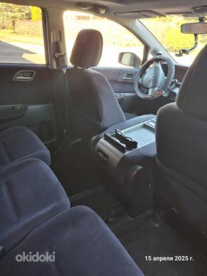 Black Honda FR-V 2008 in Tallinn, with an engine capacity of 0.10 L and mileage of 202 thousand km for 1200 €, photo 4 on AUTOMOTO.COM.LV