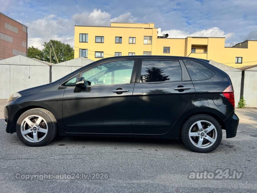 Melns Honda FR-V 2008 Tartu, ar dzinēja tilpumu 2.20 L un nobraukumu 241 tūkst. km par 2800 €, foto 8 vietnē AUTOMOTO.COM.LV