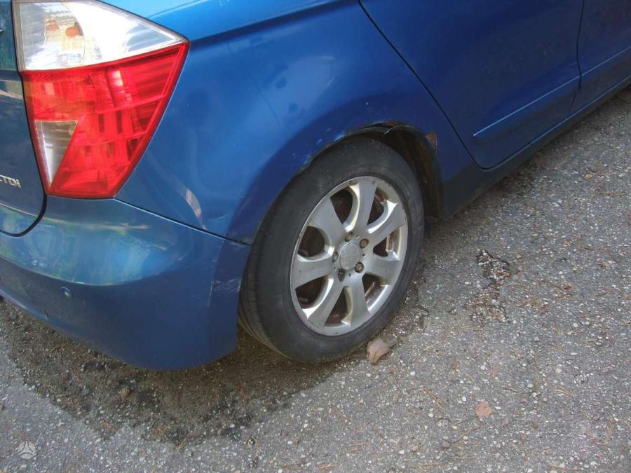Blue Honda FR-V 2005 in Druskininkai, with an engine capacity of 2.20 L and mileage of 335 thousand km for 600 €, photo 8 on AUTOMOTO.COM.LV